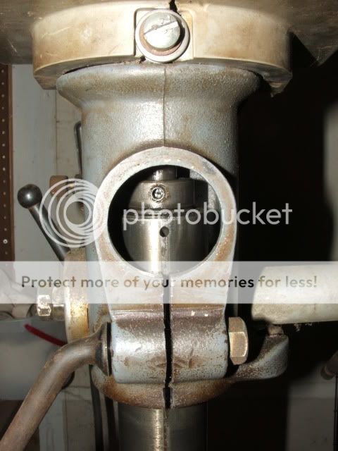 does anyone know how to take this dang chuck off??